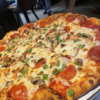 MAGOO’S PUB AND PIZZA - Updated January 2026 - 20 Photos & 22 Reviews ...