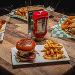 SALTY SHAMROCK - Updated June 2025 - 113 Photos & 188 Reviews - 6186 N ...