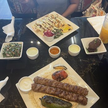 MIDDLE EATZ - Updated August 2024 - 32 Photos & 23 Reviews - 412 ...