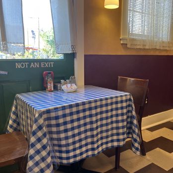 JAILHOUSE CAFE - Updated June 2024 - 405 Photos & 599 Reviews - 101 N ...