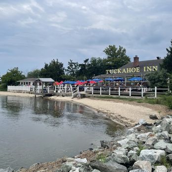 TUCKAHOE INN - Updated July 2025 - 229 Photos & 380 Reviews - 1 Harbor ...
