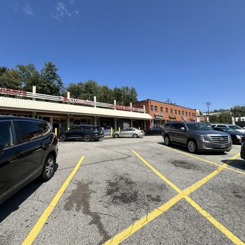 BLINKY’S NOBLE GRILL & BAR - Updated August 2025 - 36 Photos & 47 ...