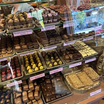 HARBOR CANDY SHOP - Updated December 2025 - 146 Photos & 104 Reviews ...