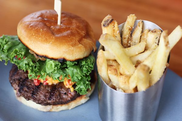 SANDY POINT BEACH HOUSE - 158 Photos & 194 Reviews - 7175 Lakeshore Dr ...