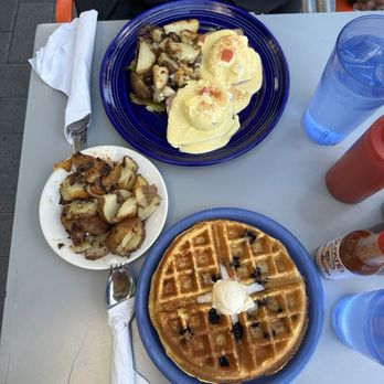 CAFE 222 - Updated May 2025 - 1801 Photos & 2426 Reviews - 222 Island ...