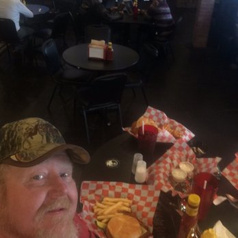 THE WINDMILL TAVERN - Updated October 2025 - 102 N Independence St ...