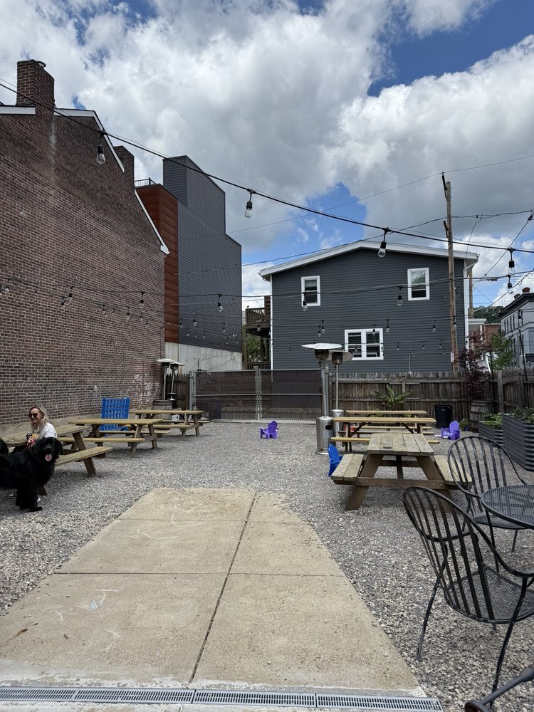 SOLERA WINE - Updated September 2025 - 16 Photos - 4839 Butler St ...