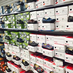 DISCOUNT UNIFORM STORE - Updated October 2025 - 10 Photos - 4277 S ...