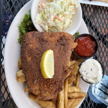 THE YARDE TAVERN SOUTH HADLEY - Updated October 2025 - 68 Photos & 123 ...