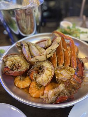 DISTRICT 1 THE CLAW & LOUNGE - Updated January 2026 - 32 Photos & 22 ...