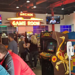 ARCADE ALLEY - 12 Reviews - Sports Bars - 316 SE Douglas St, Lee's ...