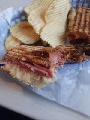 TWO SISTER’S PECAN HOUSE - Updated December 2025 - 20 Photos & 30 ...