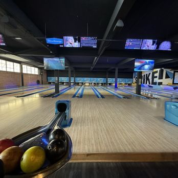 BOWLOUNGE - Updated July 2025 - 312 Photos & 334 Reviews - 167 Turtle ...