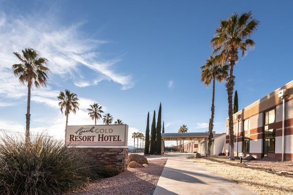 APACHE GOLD CASINO AND RESORT - 95 Photos & 63 Reviews - 777 Geronimo ...