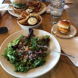 TRAPPEZE PUB - Updated October 2025 - 301 Photos & 572 Reviews - 269 N ...