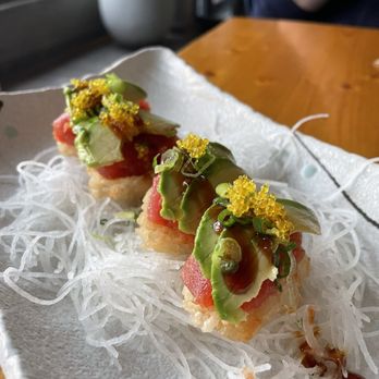 YELLOWTAIL SUSHI BAR AND ASIAN KITCHEN - Updated July 2025 - 328 Photos ...
