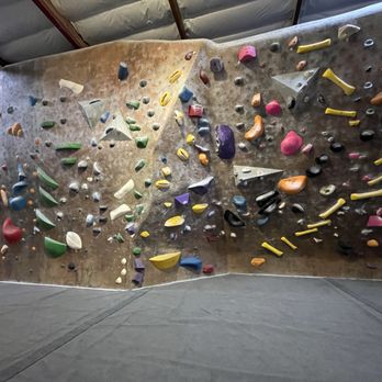 MESA RIM CLIMBING CENTER - MIRA MESA - Updated October 2025 - 177 ...