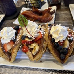 YAZ’S TABLE - Updated October 2025 - 1086 Photos & 564 Reviews - 1209 ...