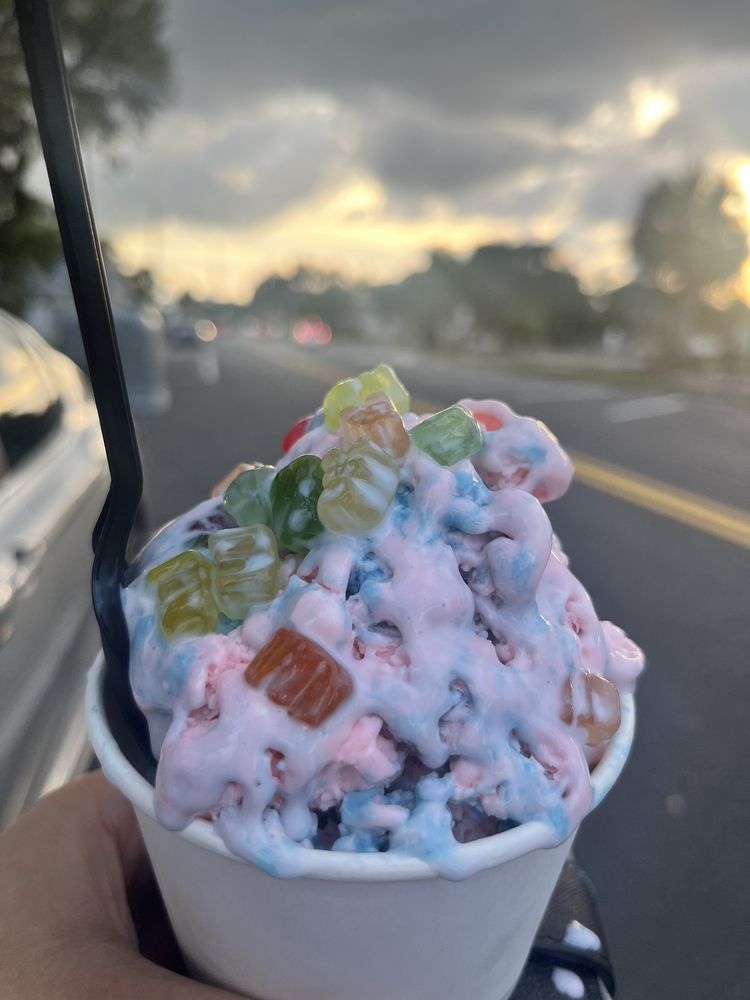 ABRACADABRA ICE CREAM FACTORY - 435 Photos & 456 Reviews - 520 N Main ...