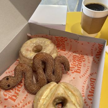 MOONBRIDGE DOUGHNUT STUDIO - Updated May 2024 - 124 Photos & 98 Reviews - 6344 E Spring St, Long ...