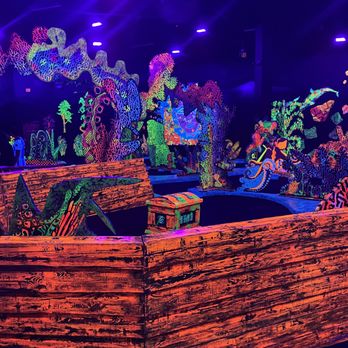 PUTTING EDGE - Updated September 2025 - 304 Photos & 133 Reviews - 5250 ...