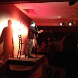 GIGGLES COMEDY CLUB - Updated May 2025 - 16 Photos & 41 Reviews - 517 ...