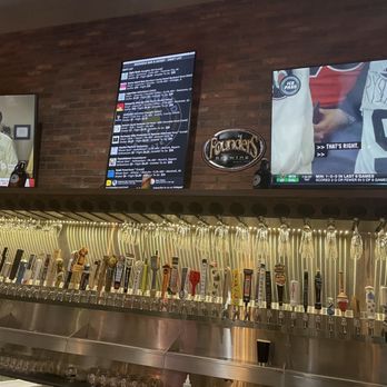 BEERHEAD BAR & EATERY - Updated December 2024 - 211 Photos & 111 ...