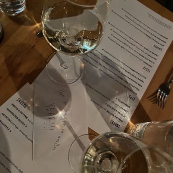 THE WHITE BULL - Updated April 2025 - 1000 Photos & 472 Reviews - 123 E ...