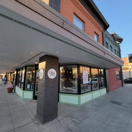 MACADONS - Updated July 2025 - 812 Photos & 419 Reviews - 826 S 3rd St ...