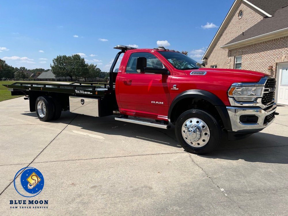 BLUE MOON TOW TRUCK SERVICE - Updated December 2025 - 10 Photos - 2334 ...