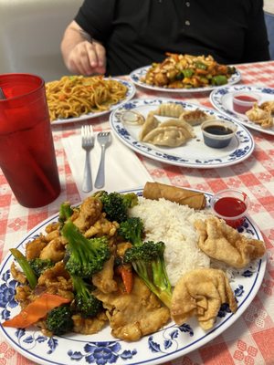 HOUSE OF CHENG - Updated December 2025 - 50 Photos & 68 Reviews - 5975 ...