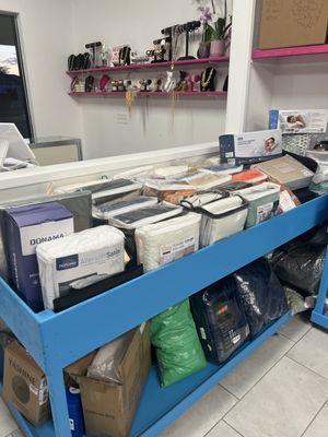 PRIME MERCH - Updated October 2025 - 16835 N Park Pl, Glendale, Arizona ...