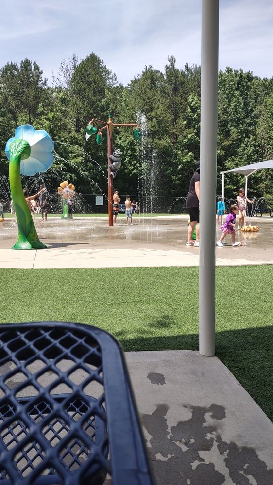 CHESTNUT SQUARE PARK - Updated January 2026 - 33 Photos - 320 Chestnut ...