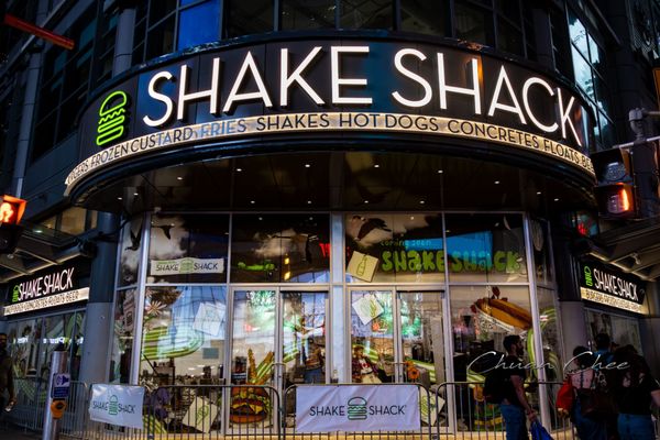 SHAKE SHACK - Updated December 2025 - 205 Photos & 69 Reviews - 10 ...