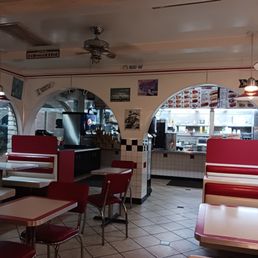 CONNAL’S BURGERS SALADS & SUBS - Updated December 2024 - 277 Photos ...