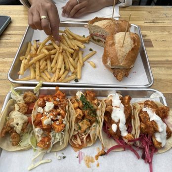 COMMONWEALTH - 754 Photos & 1142 Reviews - 1022 11th St, Modesto ...