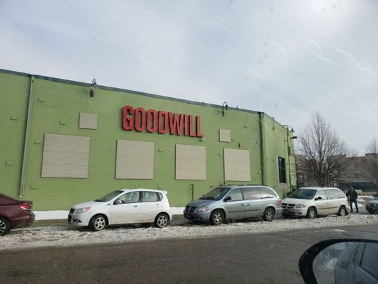 GOODWILL-EASTER SEALS MINNESOTA - Updated May 2025 - 22 Photos & 29 ...