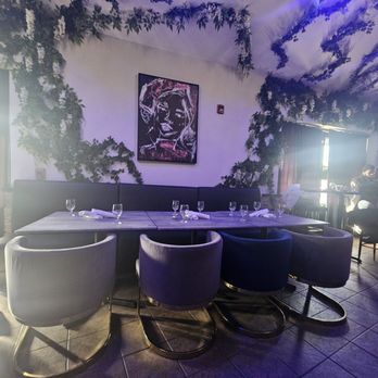 HOUSE 157 - Updated March 2025 - 302 Photos & 148 Reviews - 157 E ...