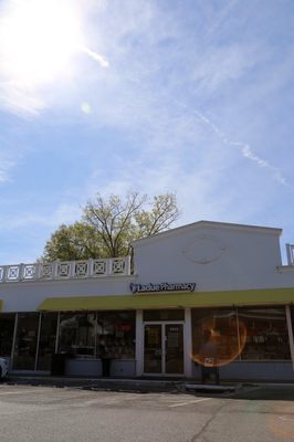 LADUE PHARMACY - Updated December 2025 - 14 Reviews - 9832 Clayton Rd ...