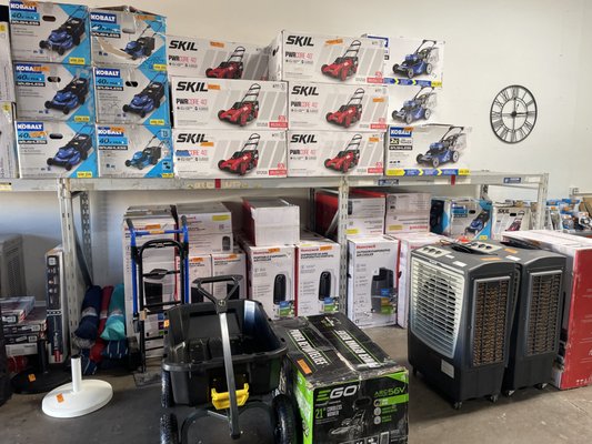 CLOSEOUT MERCH - Updated December 2025 - 17 Photos - 510 S 52nd St ...