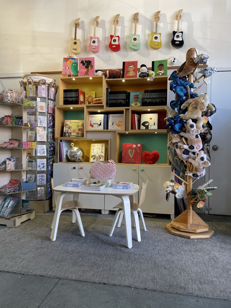 MINI JAKE - Updated December 2025 - 28 Photos & 59 Reviews - 178 N 9th ...