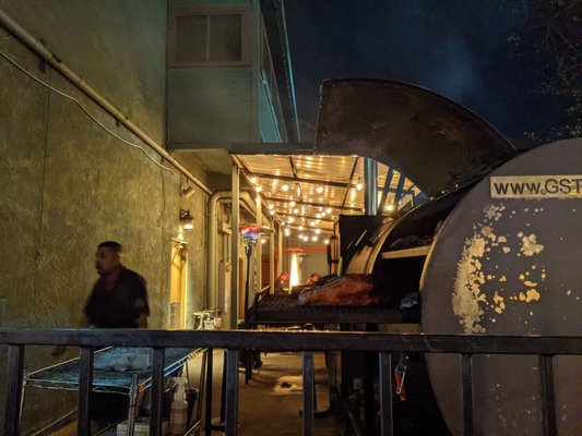 TANK HOUSE BBQ AND BAR - 1488 Photos & 1624 Reviews - 1925 J St ...