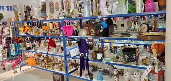 MAJ-R THRIFT & DISCOUNT - Updated September 2024 - 37 Photos - 2020 NW ...