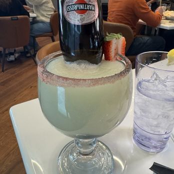 ME ENCANTA - Updated December 2025 - 63 Photos & 29 Reviews - 1231 ...