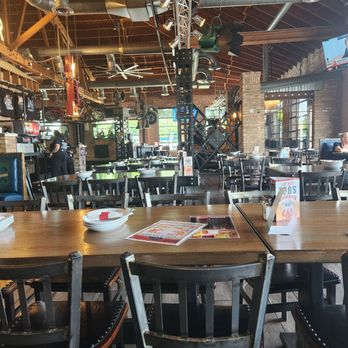 PAISANS PIZZERIA & BAR - Updated January 2026 - 316 Photos & 550 ...