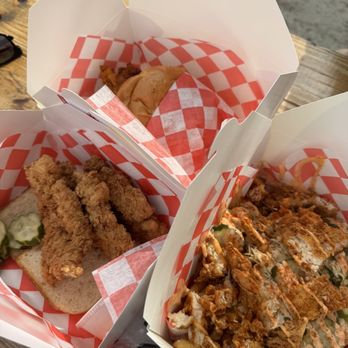 JAM HOT CHICKEN - Updated December 2024 - 390 Photos & 190 Reviews - 400 W New England Ave ...