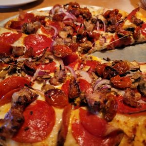TOPPERS PIZZA PLACE - 338 Photos & 590 Reviews - 2408 Erringer Rd, Simi ...
