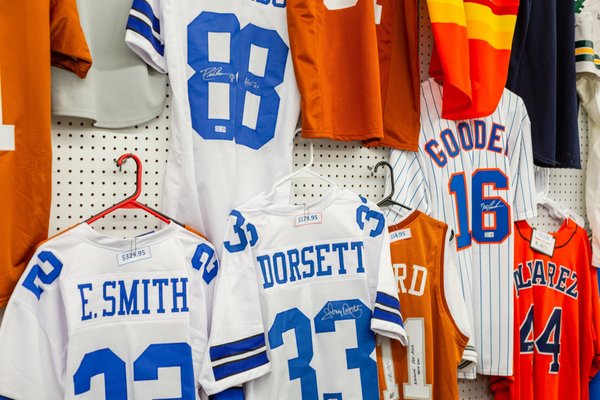 CARD TRADERS OF AUSTIN - Updated January 2026 - 22 Photos & 64 Reviews ...