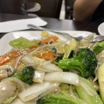 GOLDEN TREE RESTAURANT - Updated May 2024 - 368 Photos & 218 Reviews ...