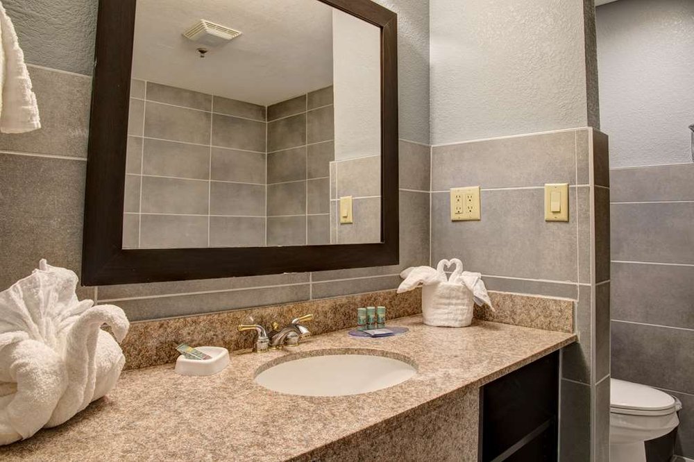 BEST WESTERN APACHE - Updated July 2025 - 64 Photos - 1517 16th St SW ...